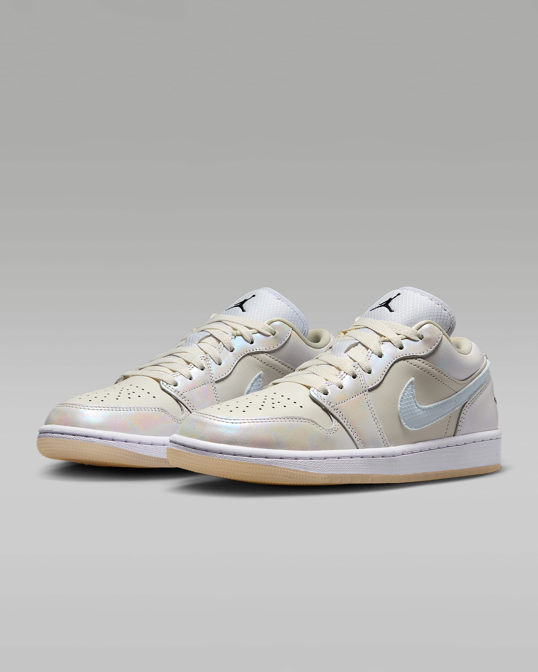 Air Jordan 1 Low SE "CNY" 新年蜕变系列 AJ1 灵蛇女子运动鞋-NIKE 中文官方网站