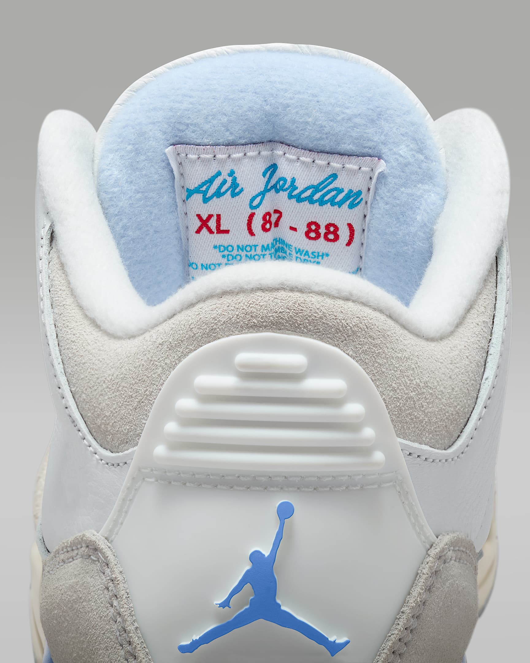 Air Jordan 3 Retro "Lucky Shorts" 复刻大童运动鞋-NIKE 中文官方网站